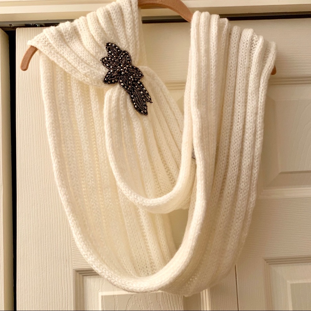 Beautiful Decorative Off White Infinity Scarf - Gem